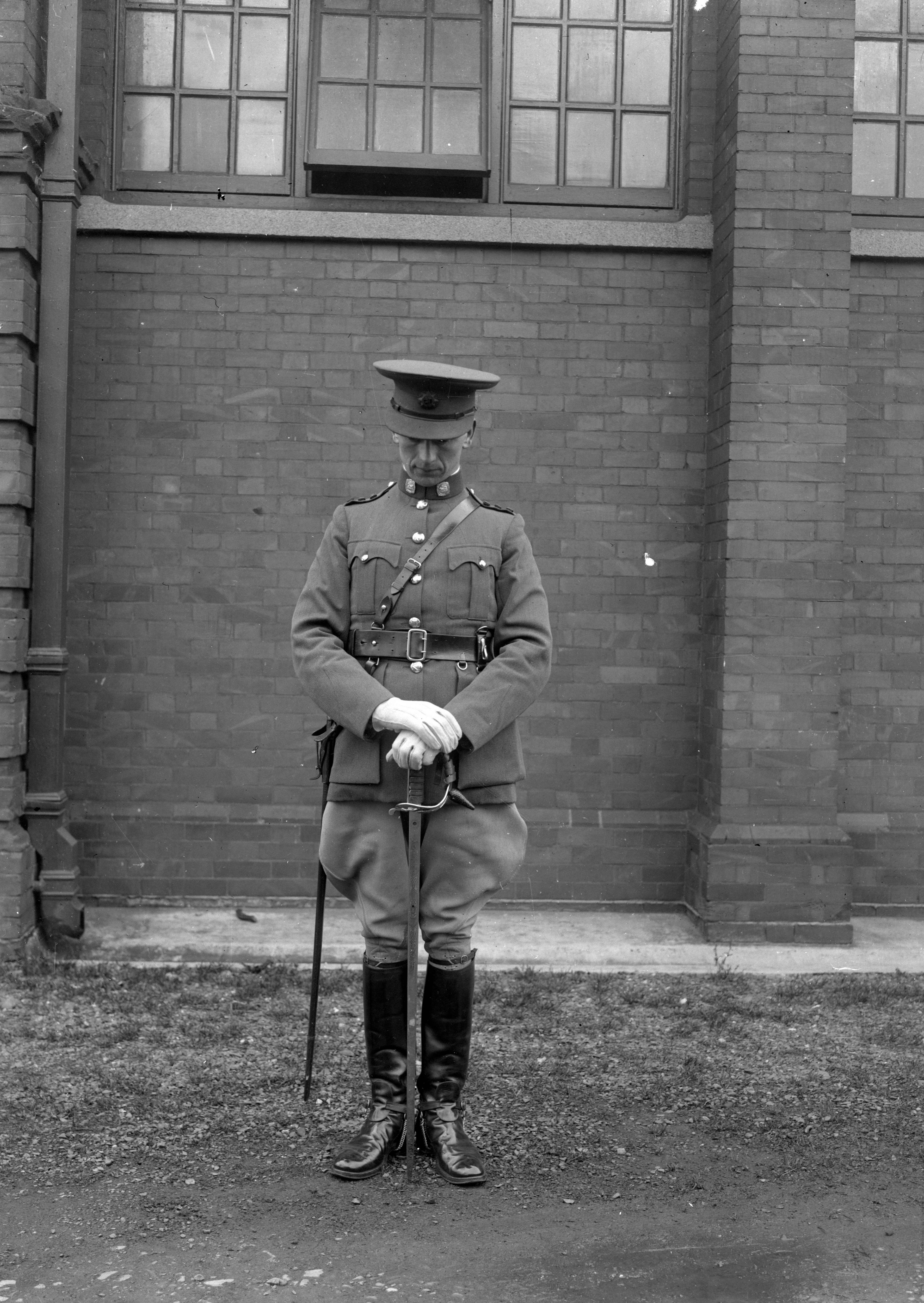 Military Archives | Officer sword drill, mounted and dismounted(1927)
