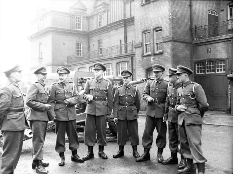 Military Archives | Army and naval service recruits [1930-1968]